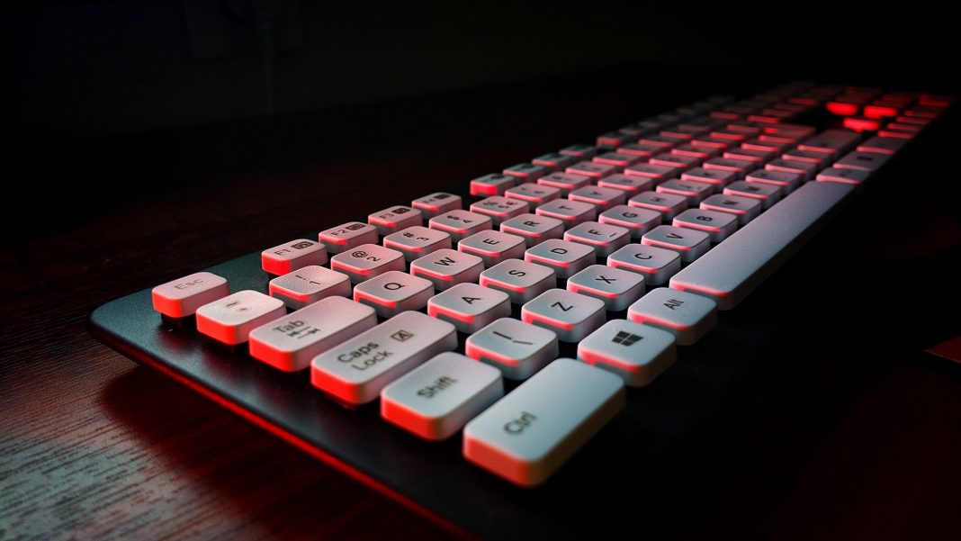 Zašto tipke F i J na tastaturi imaju male izbočine - eKako